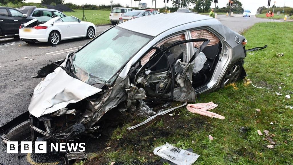 Man jailed for Nottinghamshire Police chase crash 'drove at 100mph ...