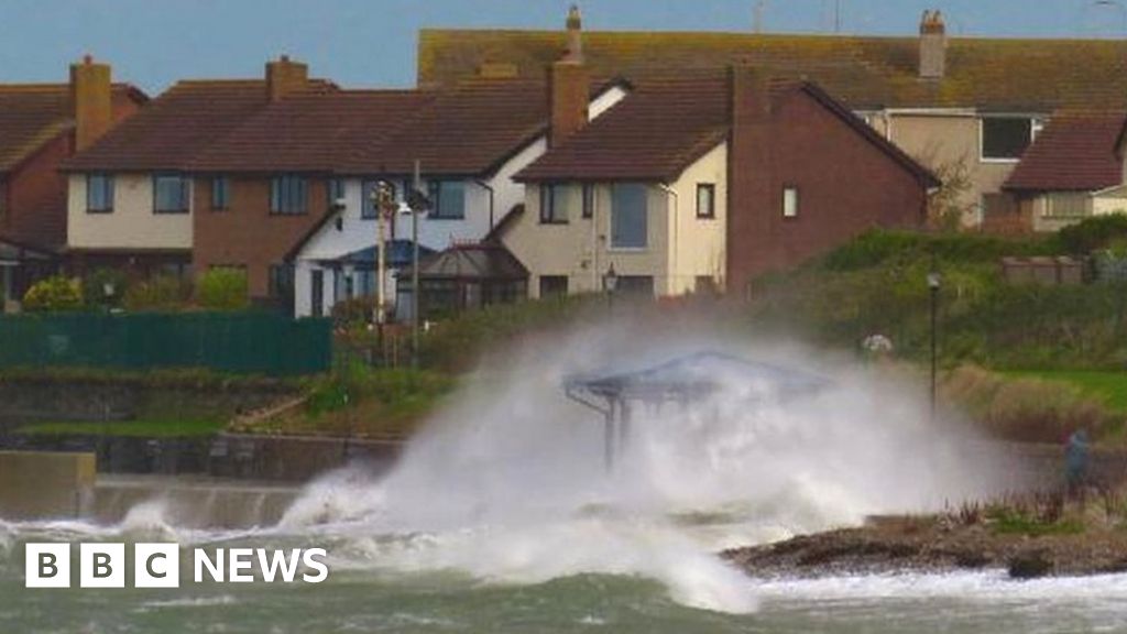 Storm Debi: 77mph Aberdaron gusts after Wales wind warning