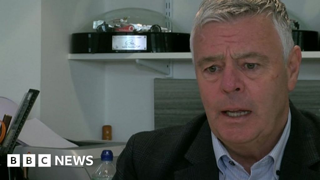 'Don't hide from cancer', ex-F1 racer Derek Warwick warns - BBC News