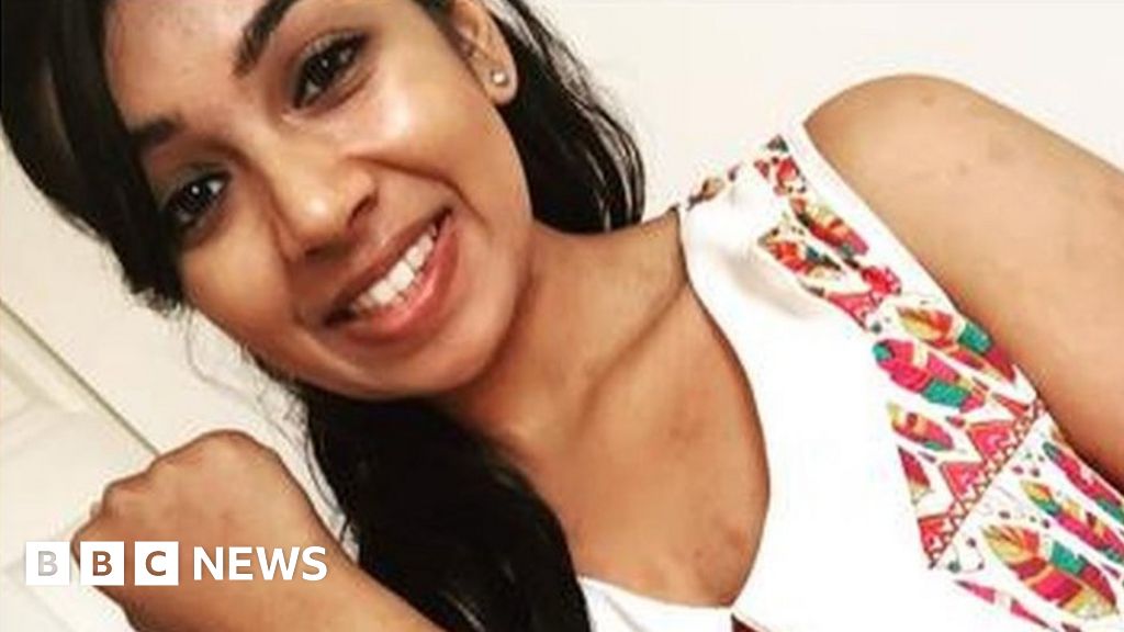 What life is like dealing with the skin condition psoriasis - BBC News