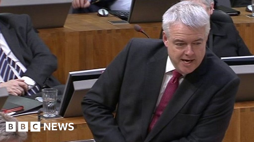 Carwyn Jones is silenced in chamber row - BBC News