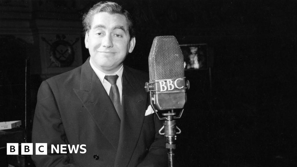 Leicester: Tony Hancock archive to be made publicly available - BBC News