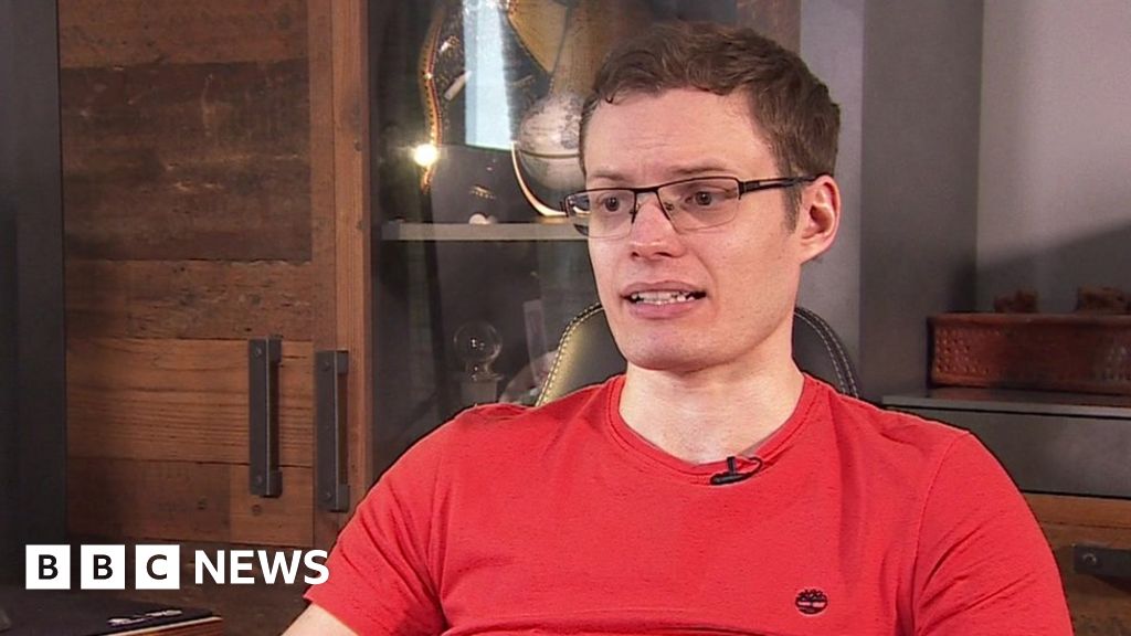 Abingdon autistic man saved from homelessness by couple - BBC News