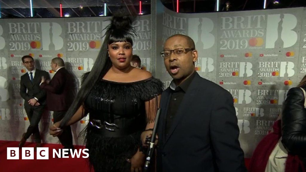 Pop Star Lizzo Meets The Bbcs Lizo Mizmba Bbc News