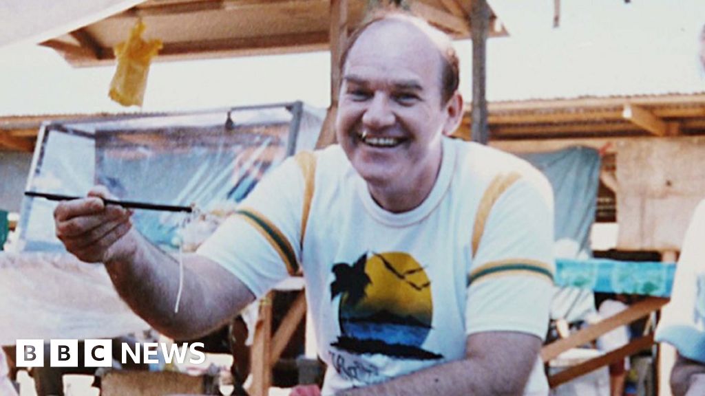 Convicted paedophile Douglas Slade sued by alleged Filipino victims ...