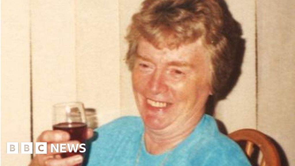 Tottenham murder arrest over death of woman, 89, in home - BBC News