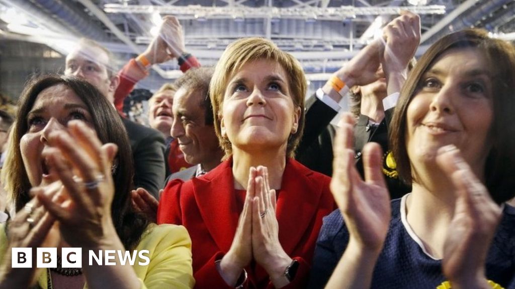 In pictures: Election winners and losers - BBC News