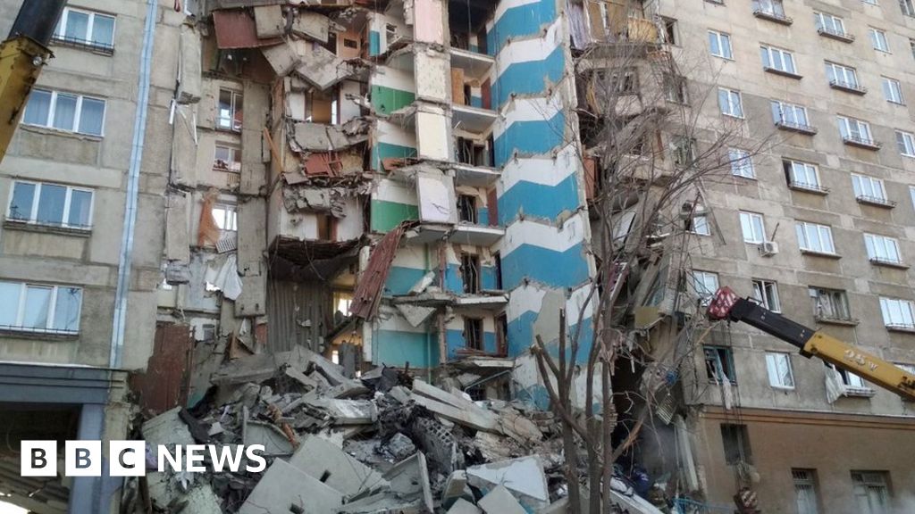 Dozens missing in deadly Russia explosion in Magnitogorsk - BBC News