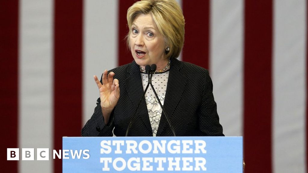Clinton: Trump would be 'reckless' with US economy - BBC News