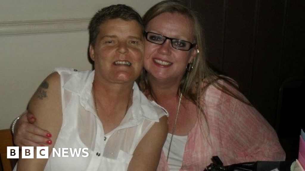 Driver, 90, admits killing couple outside Withington Hospital - BBC News