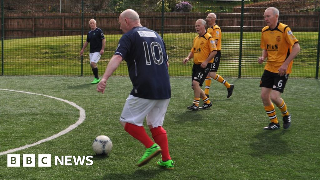 Walking football: Rising popularity prompts FA rulebook - BBC News