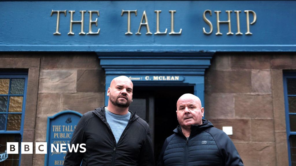 Bricklayer's fond farewell visit to the River City set he built