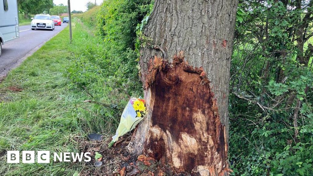 Two teens die in Penkridge crash and two seriously injured - BBC News