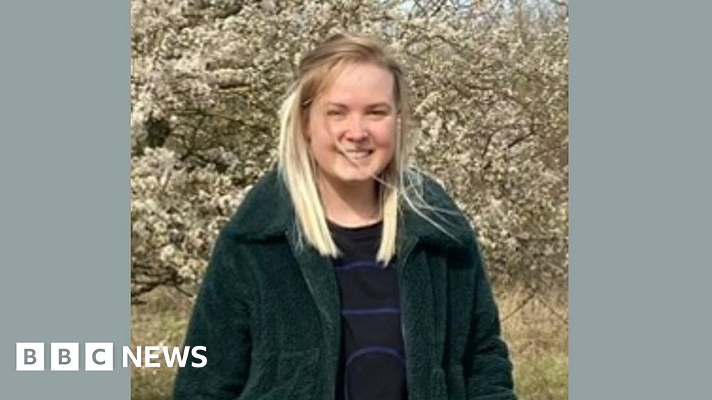 Lily Lucas: Ward 'was understaffed' at time of collapse - BBC News