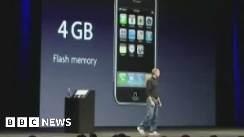 When Steve Jobs launched the first iPhone - BBC News