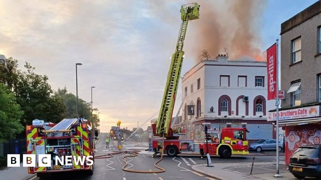 Croydon pub fires: Two blazes streets apart treated as suspicious