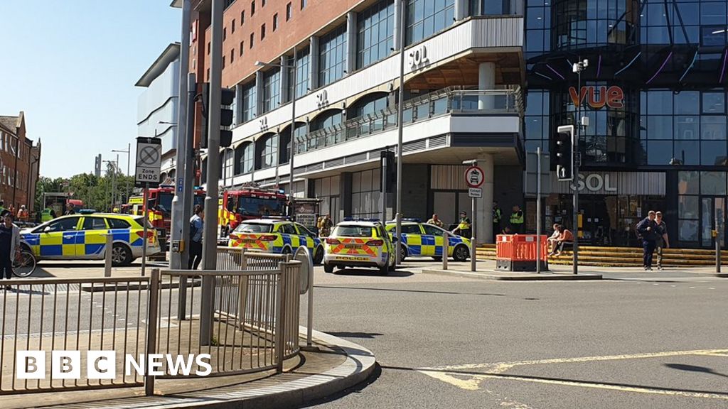 Gas explosion reported in Northampton town centre - BBC News