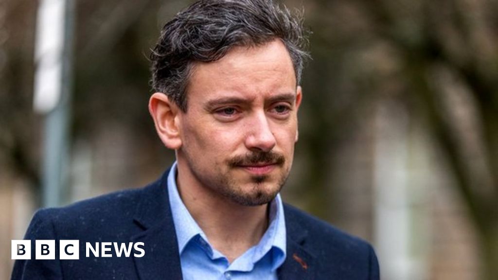 Former Moray councillor Sean Morton sentenced for child images - BBC News