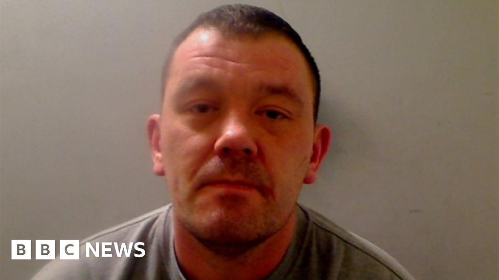 Sean Tate: Police appeal after prisoner escapes in Belfast - BBC News