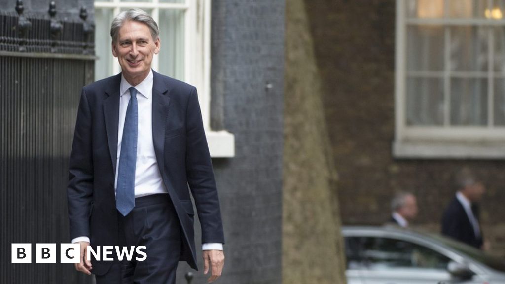 Philip Hammond: A new broom at the Treasury - BBC News