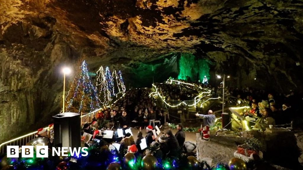 Derbyshire Christmas cave concert in 'Devil's Arse'