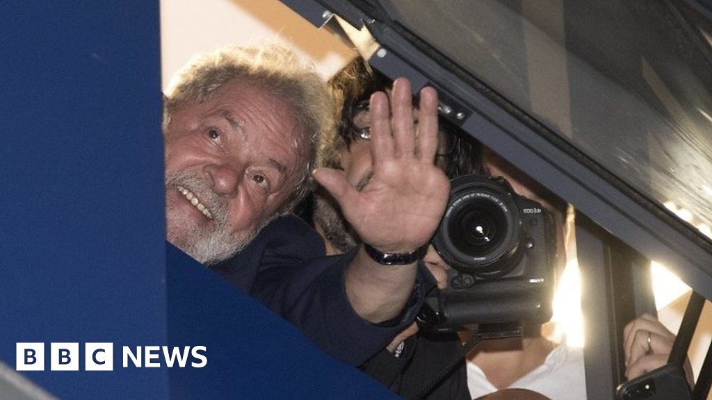 Lula: Brazil ex-president's police stand-off