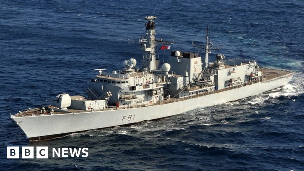 Crew marks WW1's HMS Natal disaster in Cromarty Firth - BBC News