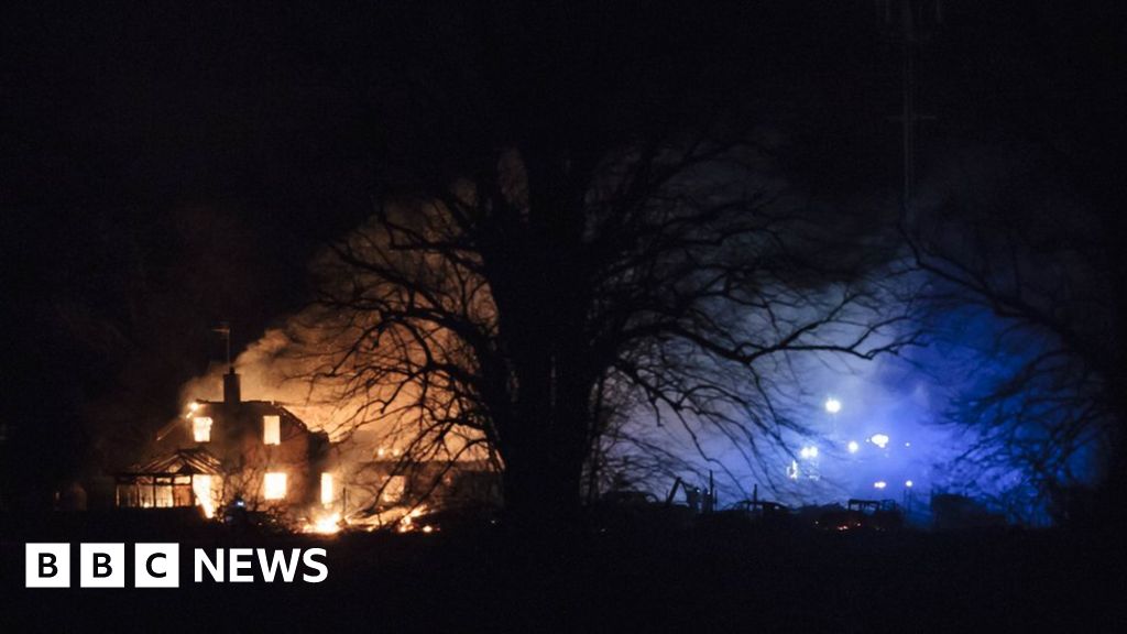 Storm Imogen 'exacerbated' Thorney house and cars fire - BBC News