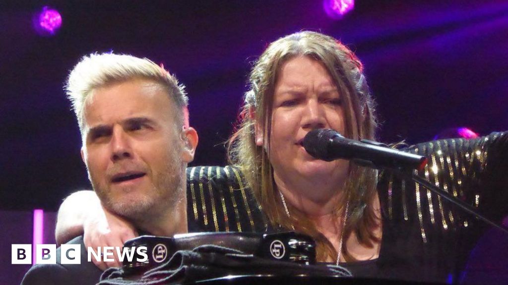 Take That fans share excitement ahead of Nottinghamshire gigs - BBC News