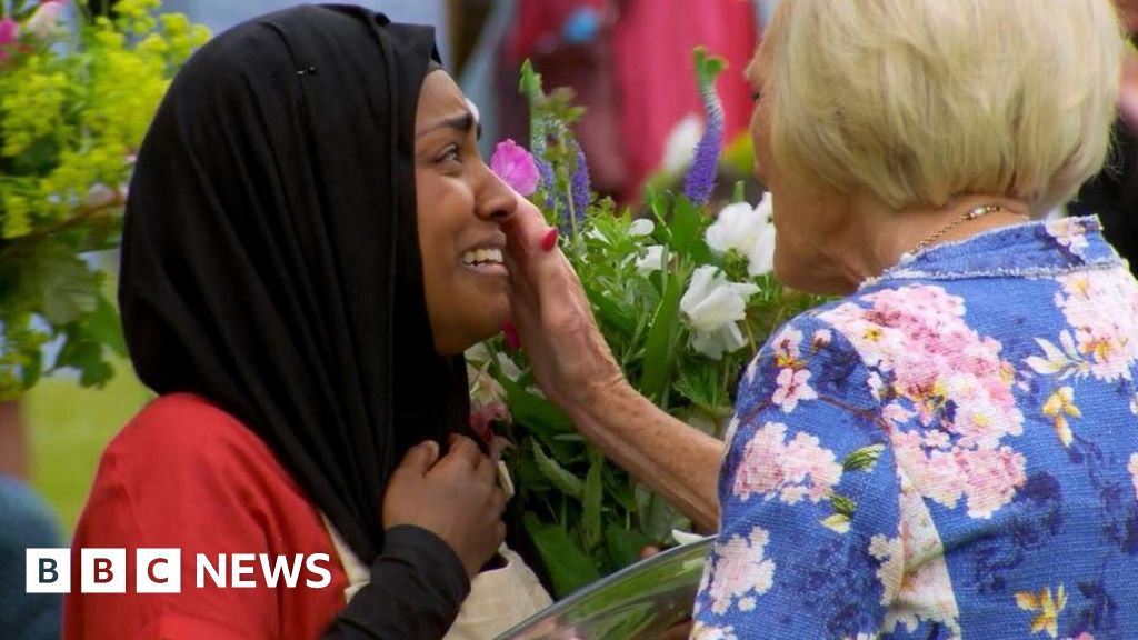 Great British Bake Off: Is crying contagious? - BBC News