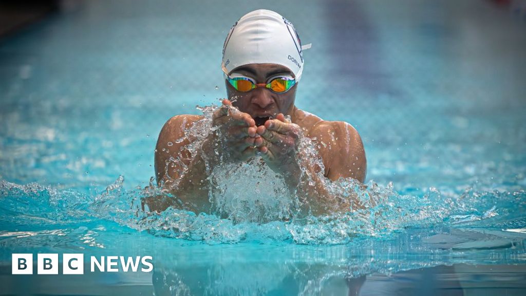 Trowbridge swimmer heads to World Down's Syndrome finals - BBC News