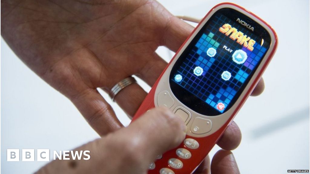The Nokia 3310 is back so here's a celebration of all things 2000 - BBC ...