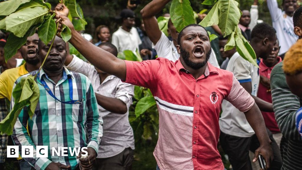 DR Congo election: Presidential poll hit by delays - BBC News