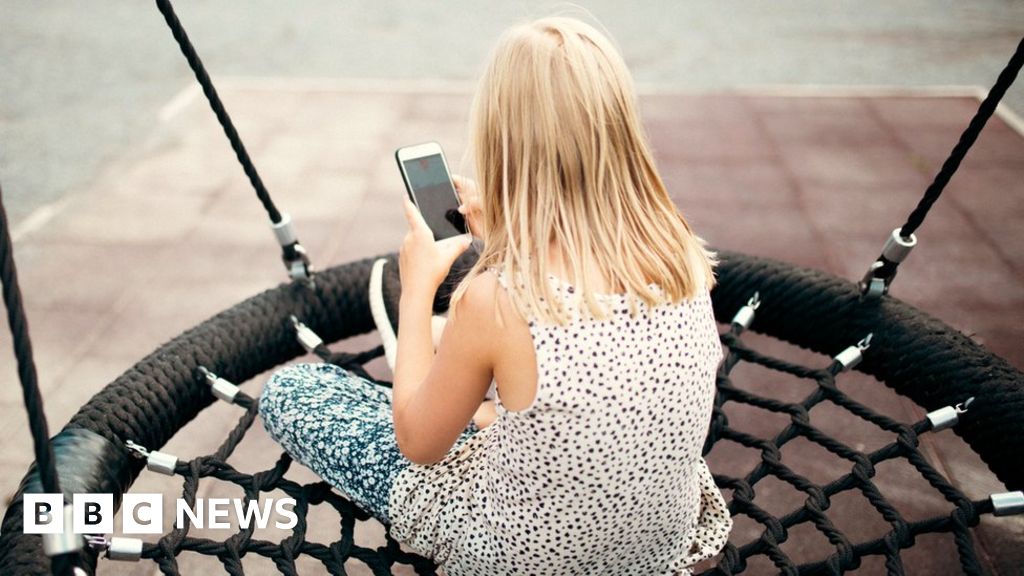 NSPCC play to keep York children safe online to be performed - BBC News