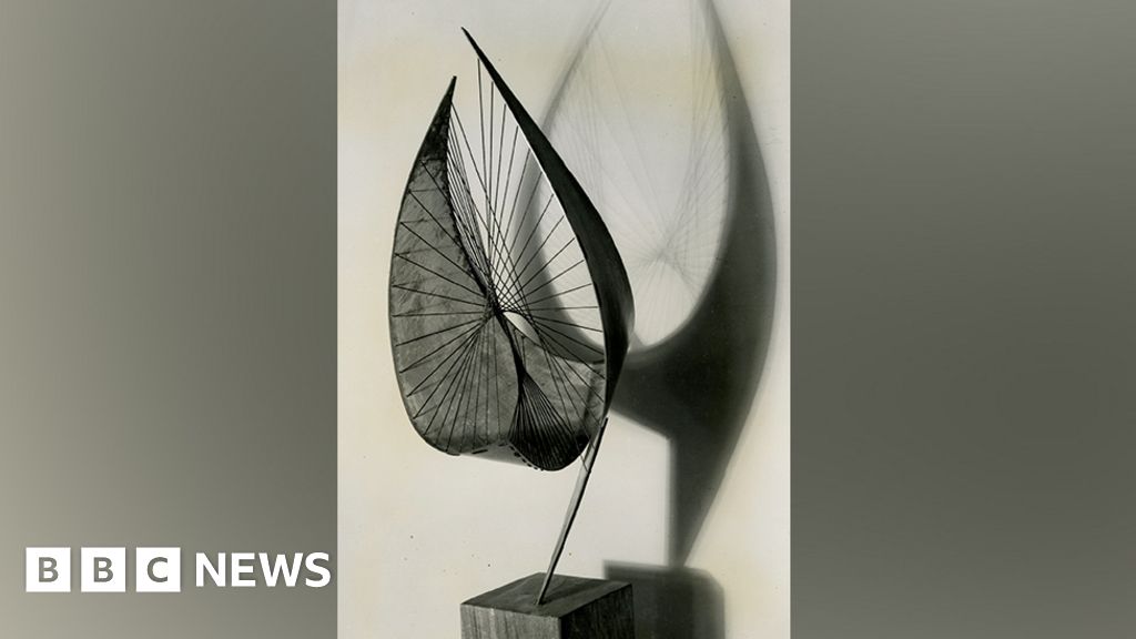 Hepworth sculpture among three works gifted to Wakefield gallery - BBC News