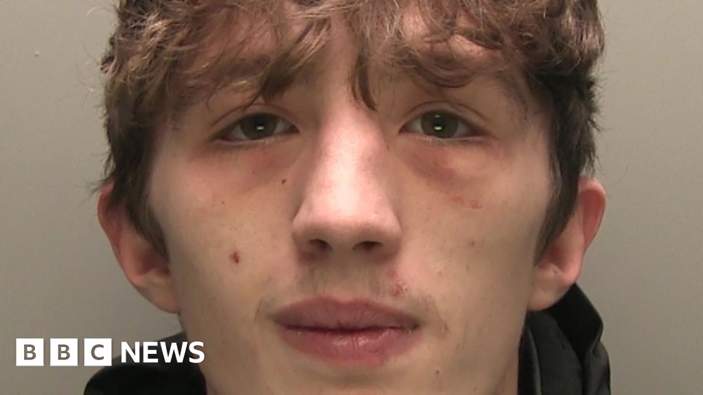 Darren Munnelly death: Declan Grant jailed for Lincoln punch killing ...