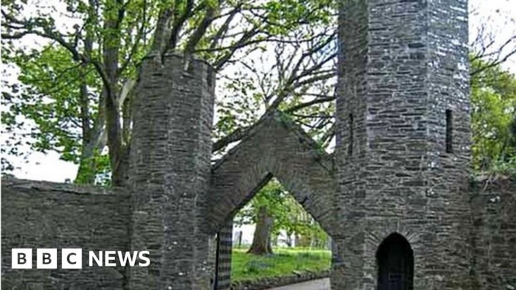 Plans for boutique hotel at 12th century Portaferry castle - BBC News