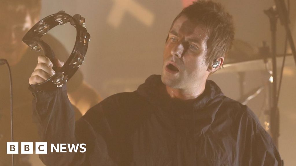 5 things we learned at Liam's solo gig - BBC News