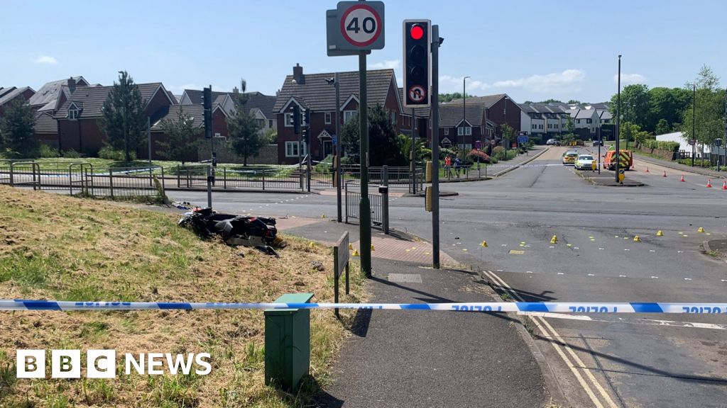 Car and bike crash in Paignton leaves man seriously injured - BBC News