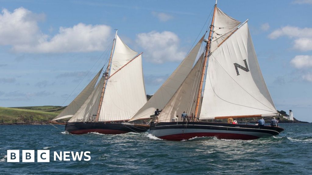 Bristol Channel's historical pilot cutters to race off Mumbles - BBC News