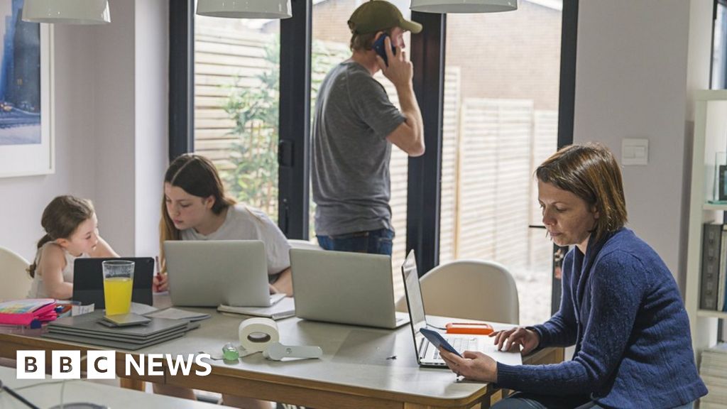 Coronavirus: Working from home in Jersey no longer recommended - BBC News