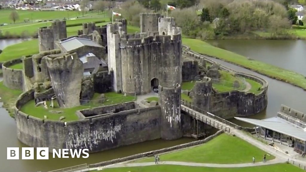 Caerphilly: Plans to renovate Wales' biggest castle - BBC News