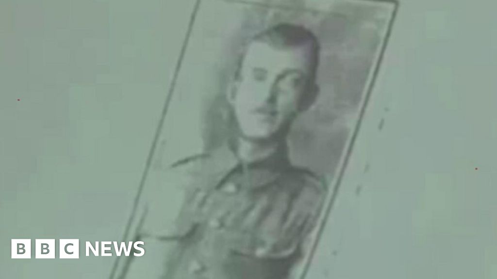 WW1 soldier who fell at Somme honoured at home 100 years later - BBC News