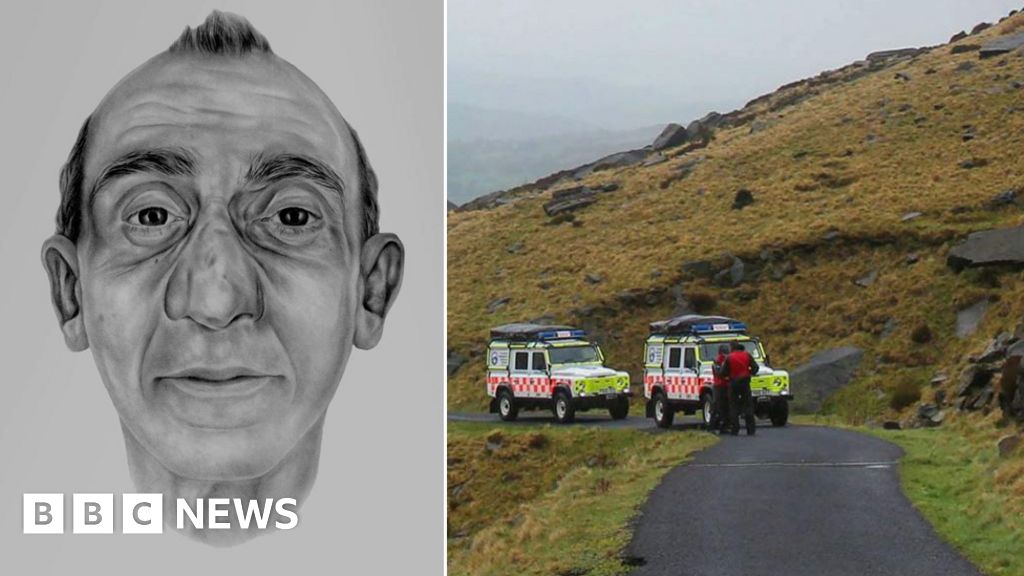 Open verdict in Saddleworth Moor mystery death - BBC News