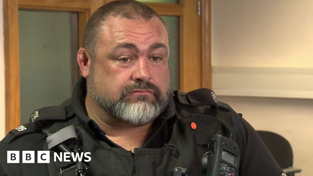 PTSD 'at crisis levels' among police officers - BBC News