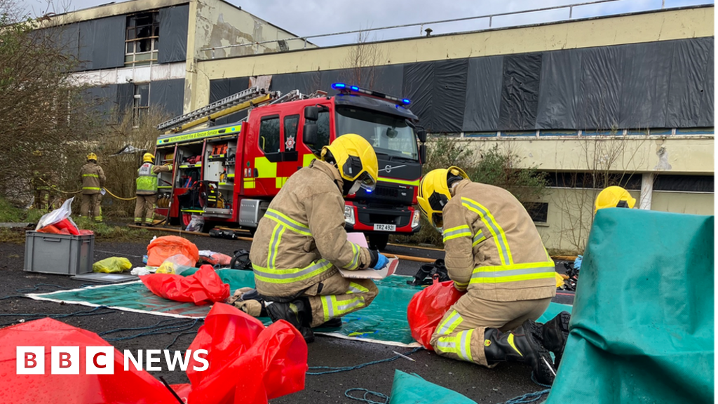Londonderry: Fire at old school building was arson - BBC News