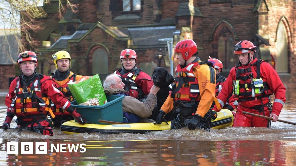 Dredging 'not simple answer' to Cumbria flooding - BBC News