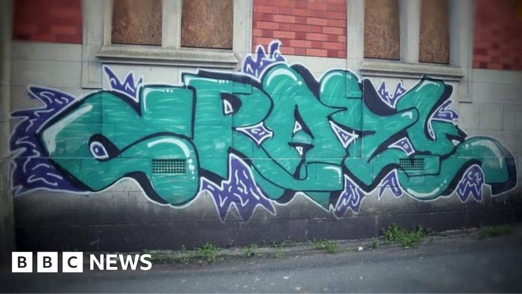 Frankie Morris: Missing teen's graffiti 'should be preserved'