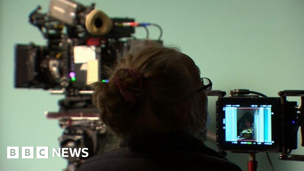 Film and TV industry in Wales 'needs new strategy' - BBC News