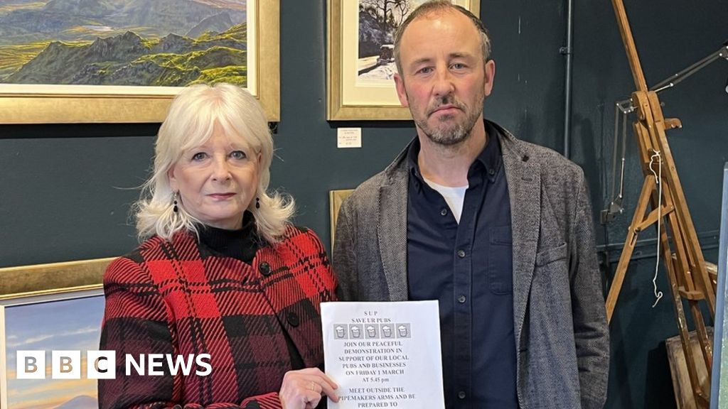 Residents upset at Broseley pub closure - BBC News